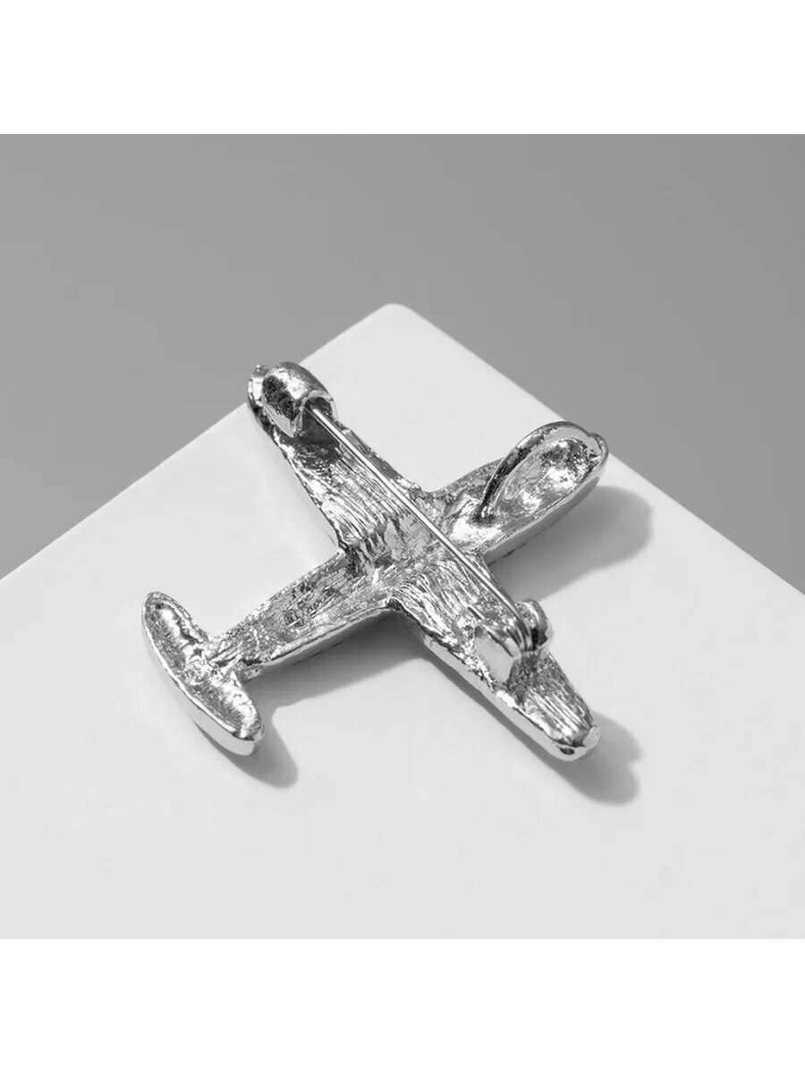 Брошь, стразы