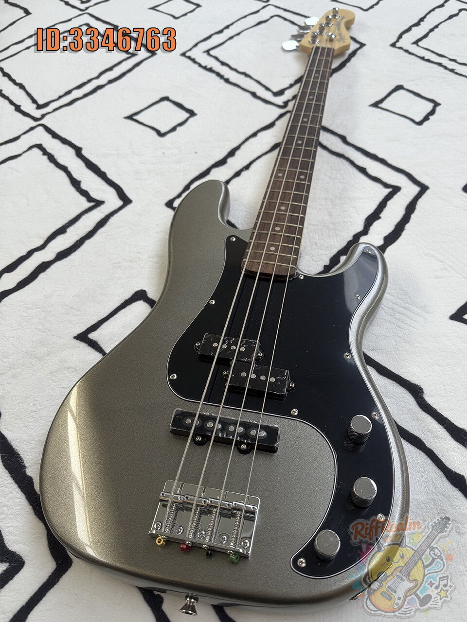 Бас-гитара Precision Bass Grey
