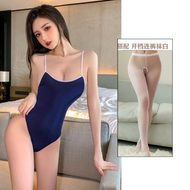 Красивый и сексуальный купальник-боди, школьный купальник, тонкий и прозрачный купальник-боди из молочного шелка с подвязками. Темно-синие + белые чулки в сеточку с открытой промежностью.