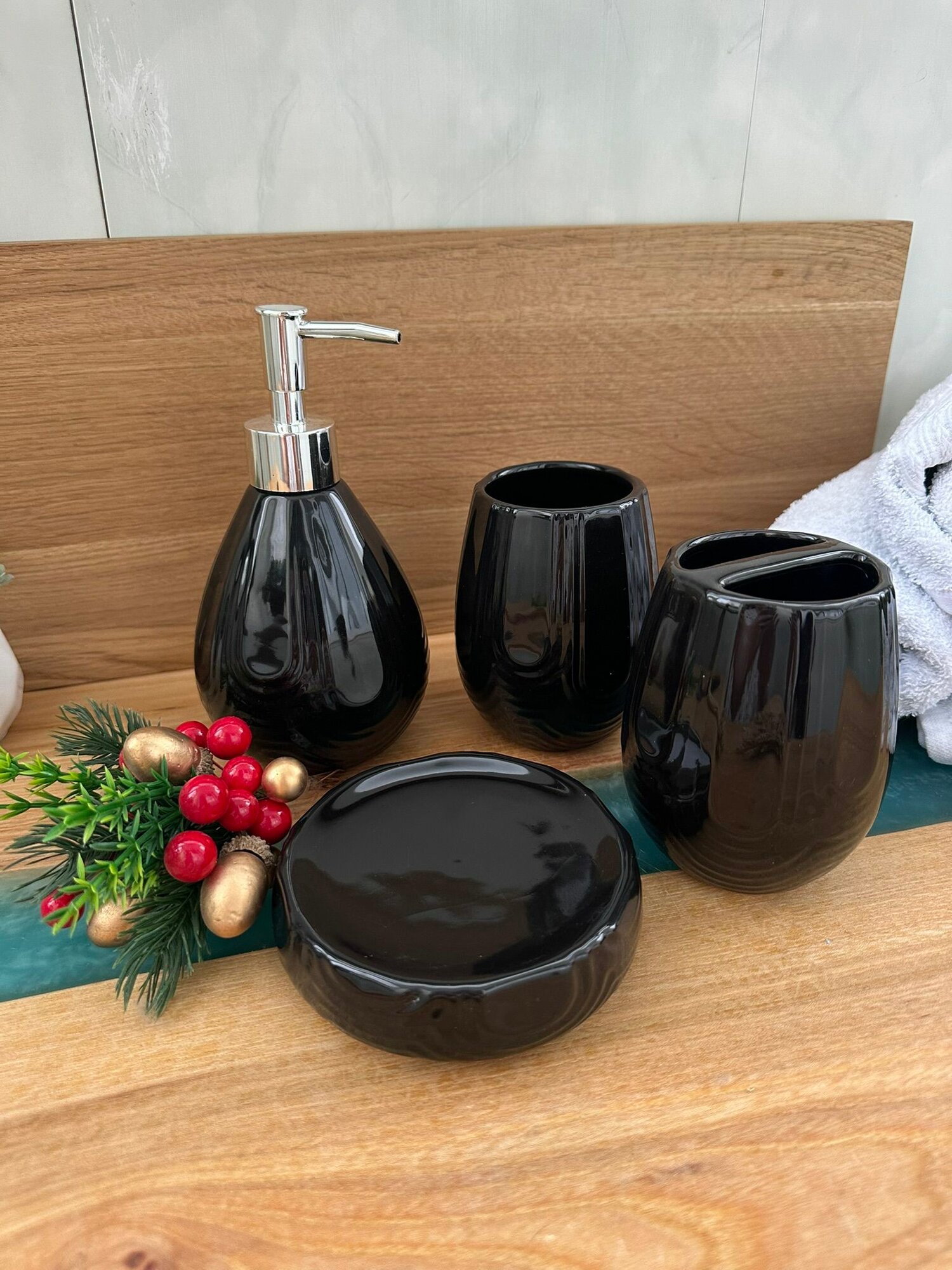 Ceramic Набор аксессуаров для ванной (4 предмета), цвет черный