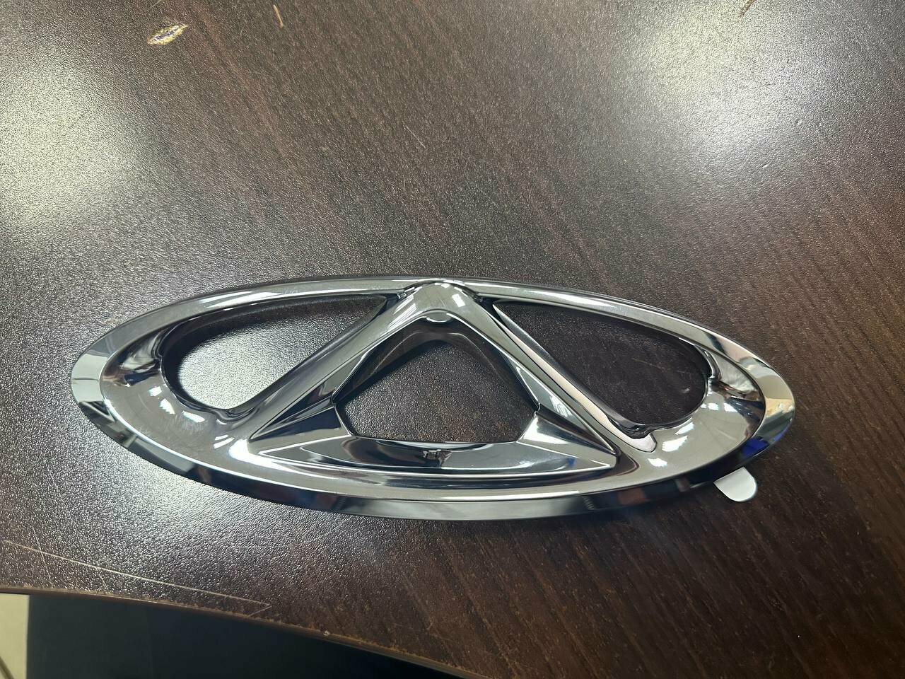 Новая оригинальная эмблема задняя, артикул - T21-3921506, Chery Tiggo 5