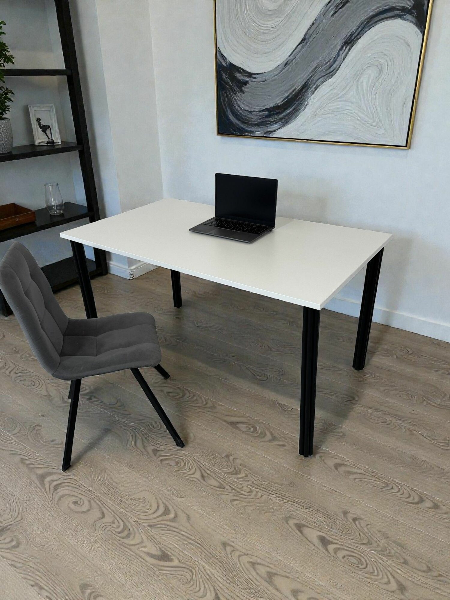 Стол дизайнерский компьютерный/ цвет Белый, 140*80 см. Ножки черные.