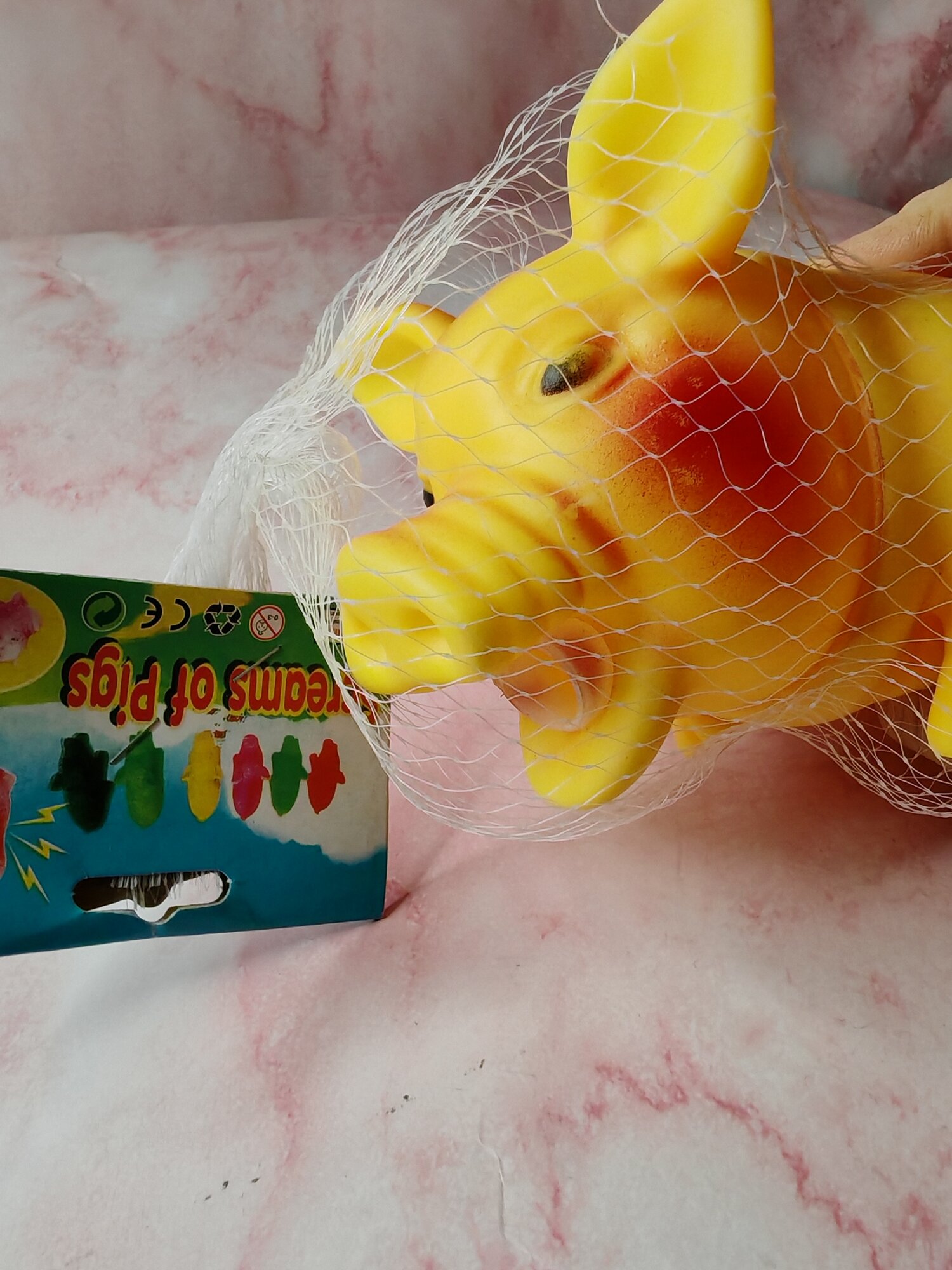 Игрушка для собак "Хрюкающий Поросенок", резиновая, оранжевая