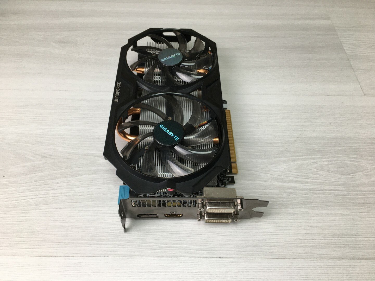 Видеокарта 2Gb Radeon R9 270, PCI-E GIGABYTE Windforce GV-R927OC-2GD REV,1.0
