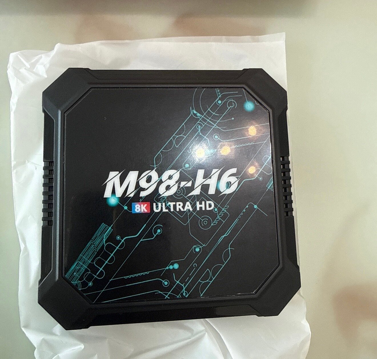 Смарт ТВ приставка, 128/8 GB, Android 14 с поддержкой 8к
