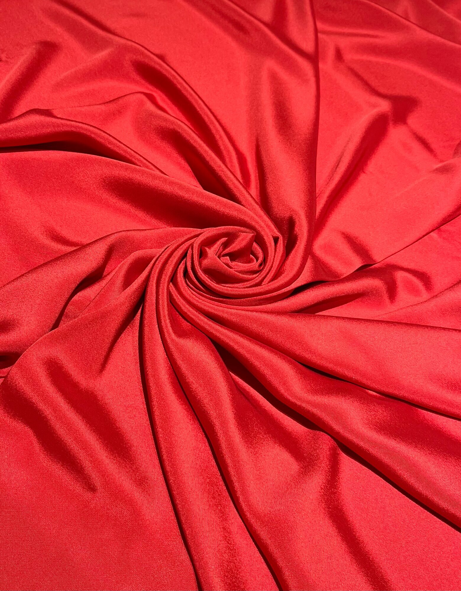 Ткань плательная, 100% шёлк, красный цвет, плотность 200гр, Италия, любой метраж кратный 1м
