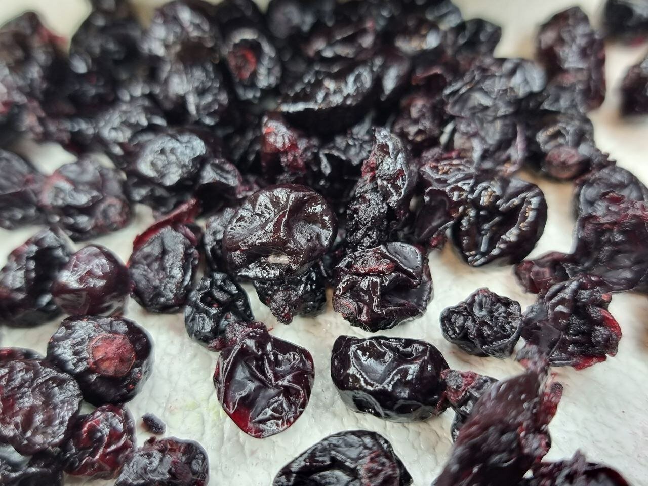 Черная смородина вяленая