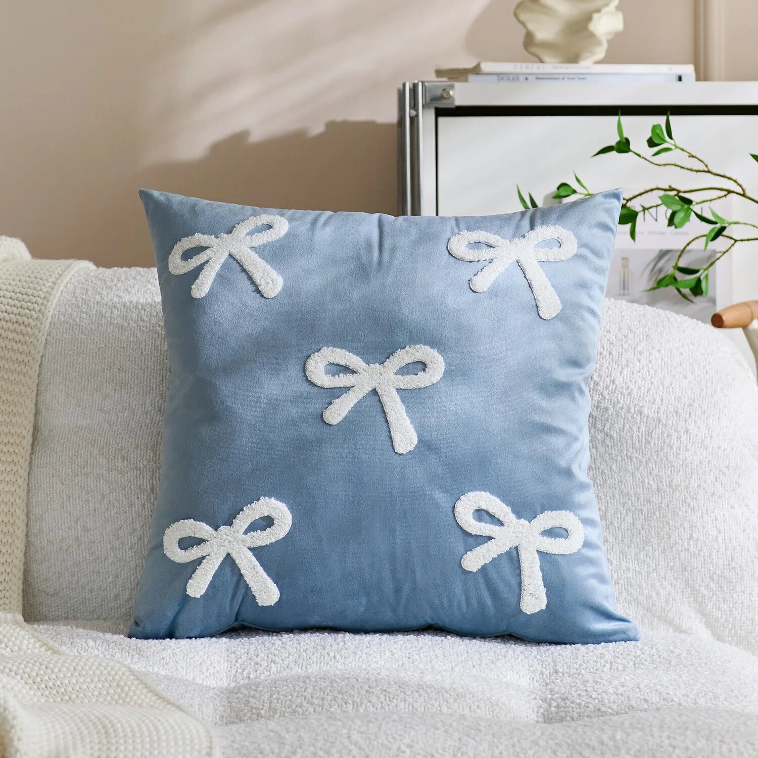 Бархатный чехол для подушки efundeal с вышивкой бантом 45x45cm, Blue