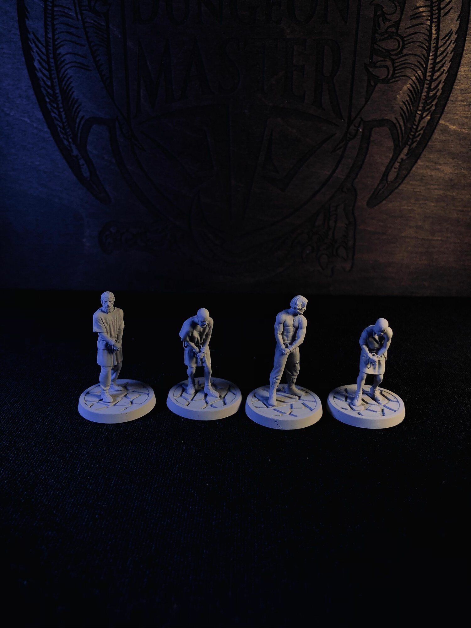 Набор пленников - Миниатюра для настольных игр DnD, ДнД, Dungeons & Dragons, Pathfinder.