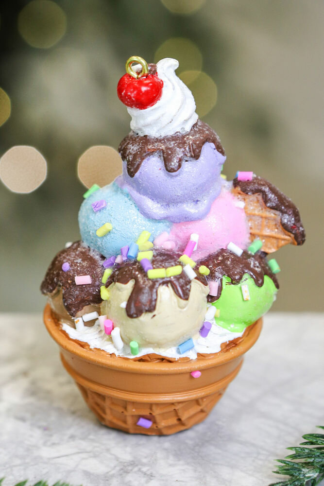 Ёлочная игрушка десерт 'лейзи-сандей', полистоун, 8 см, Kurts Adler D4628-1