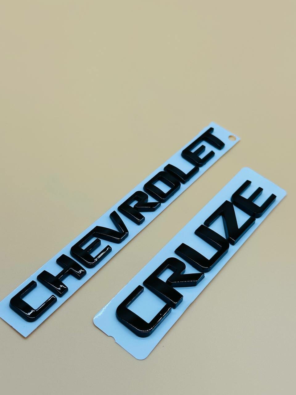 Надпись наклейка Chevrolet + Cruze Black Антихром
