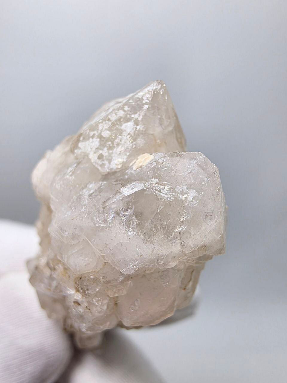 Друза кварца 61 мм, 33 г.