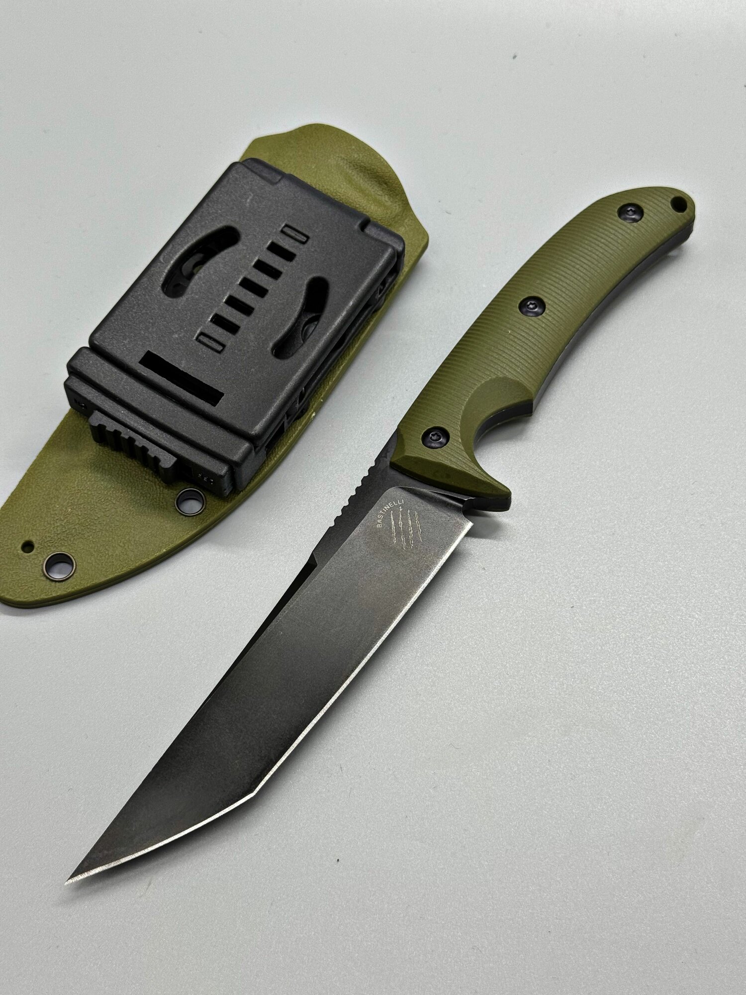Нож Bastinelli, охотничий, туристический, сталь D2, рукоять G10, ножны ABS пластик