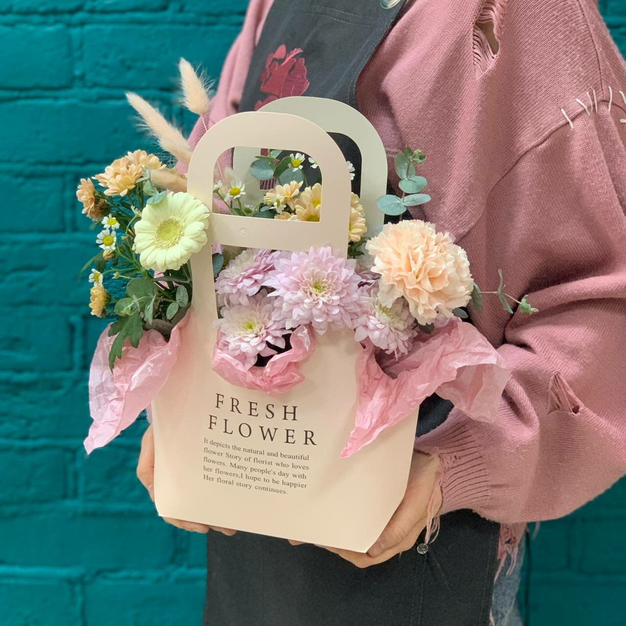 Композиция из хризантемы и герберы