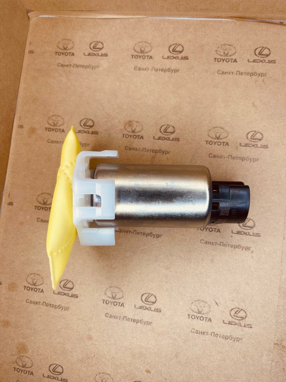 2322025020 Топливный насос Toyota Camry V70 Lexus ES 2.0 2.5