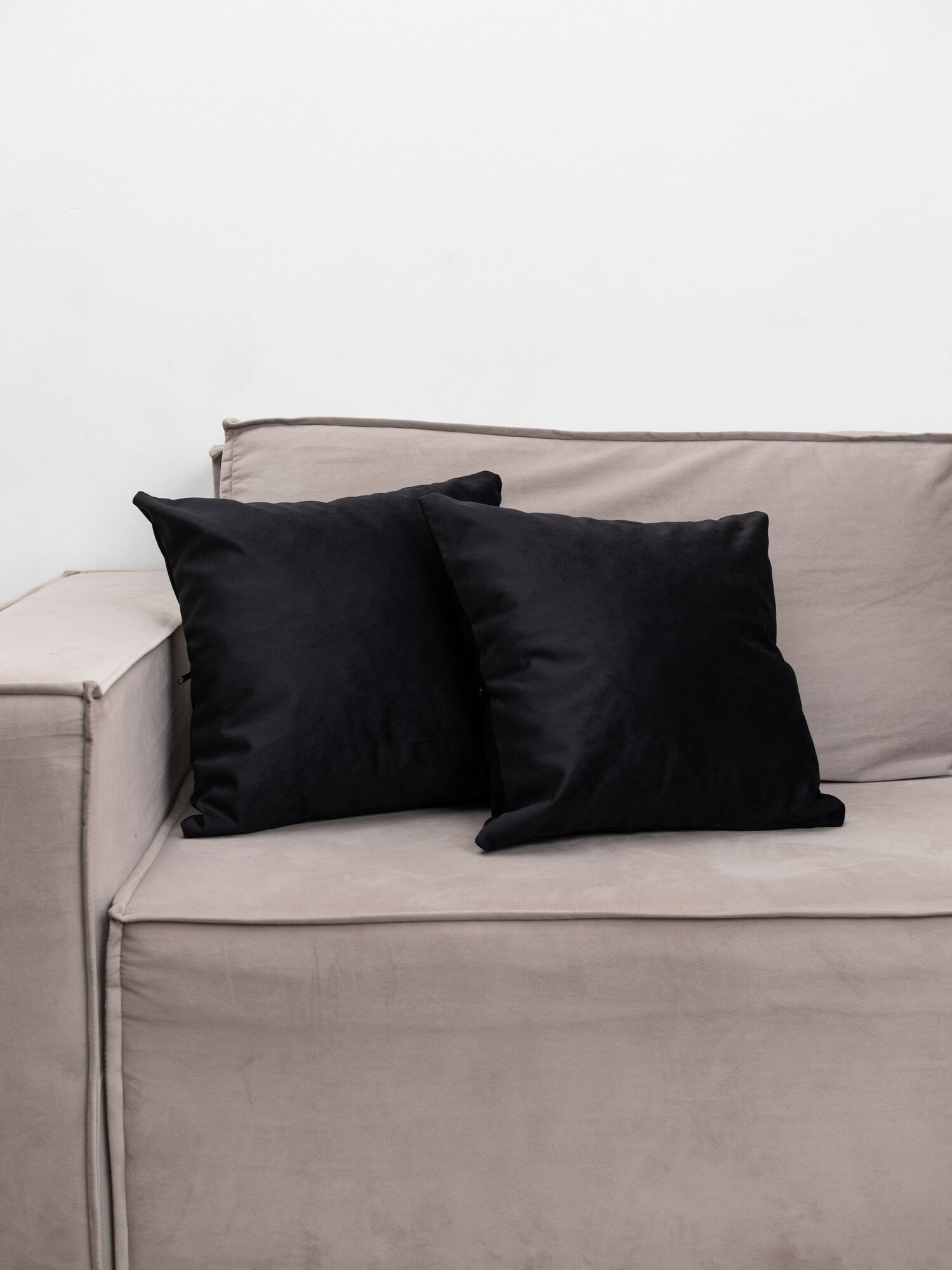 Подушка декоративная, велюр, черная, съемный чехол, 2 шт