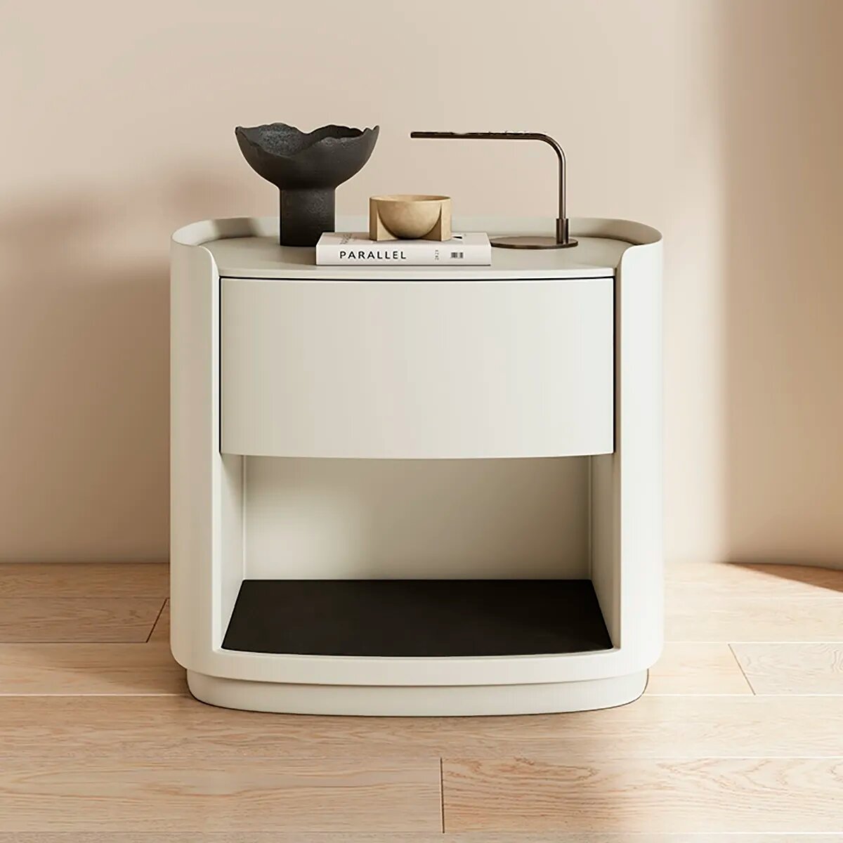 Тумбочка прикроватная с одним ящиком в современном стиле обитая экокожей Nomi 40 см (молочный)