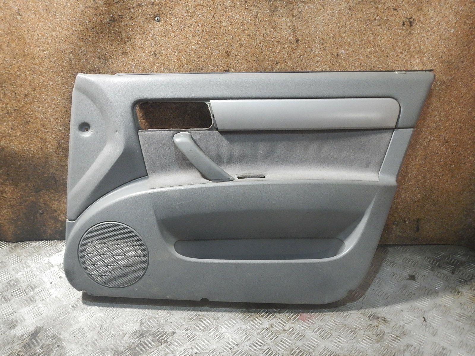 Б/У Обшивка двери передней правой, Chevrolet (Шевроле)-LACETTI (04-13) CHEVROLET LACETTI (04-13) седан Грязная, поврежден...