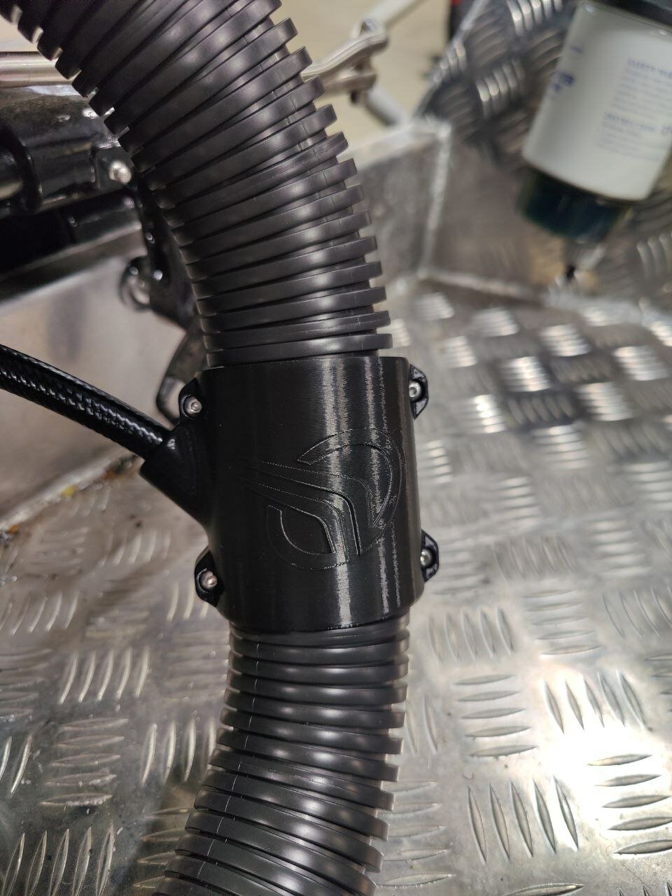 Муфта соединительная для гофры с отводом 45 град, резьба прямой , черный PETG