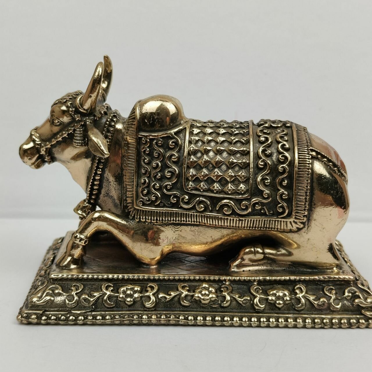 Статуэтка "Бык Нанди (бык Шивы)" бронза, Индия (9*5*6.5 см.)