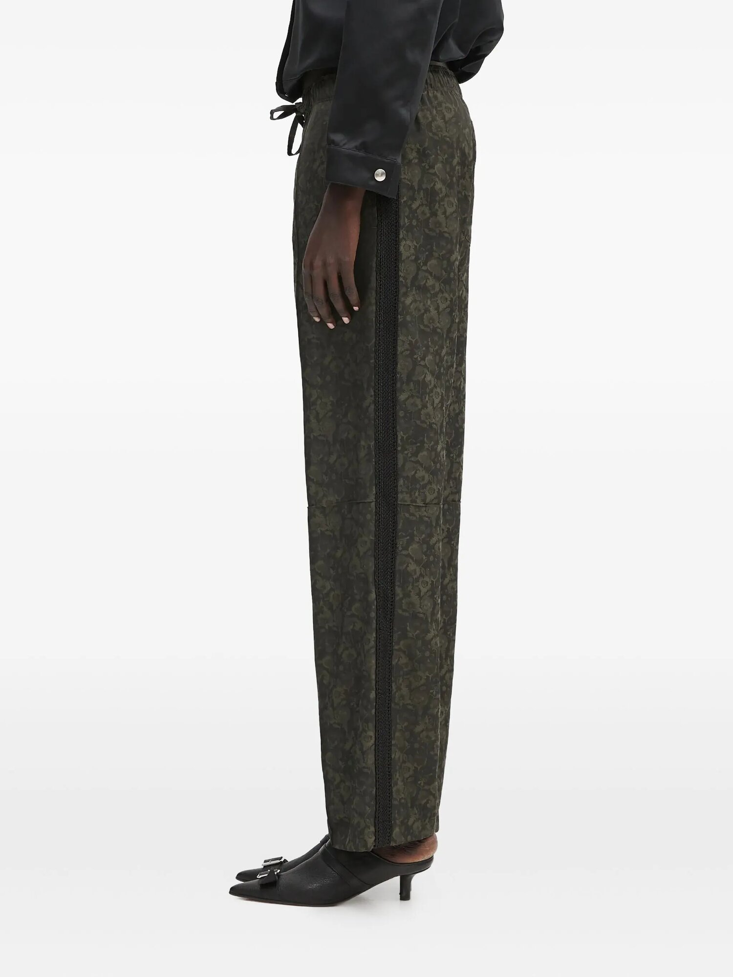 Брюки классические