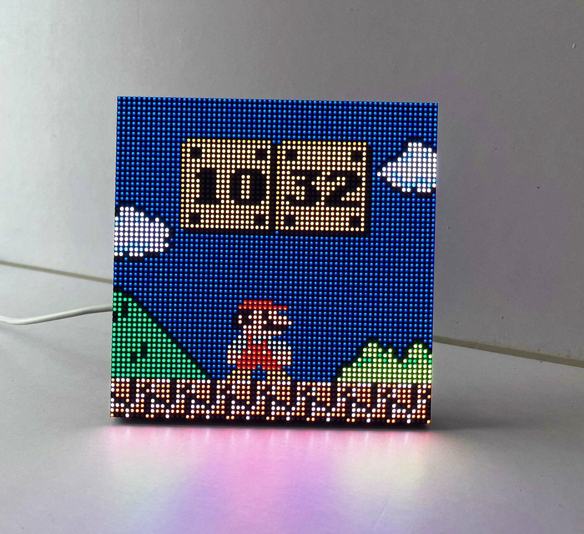 Электронные часы с пиксельной панелью MarioP2.5