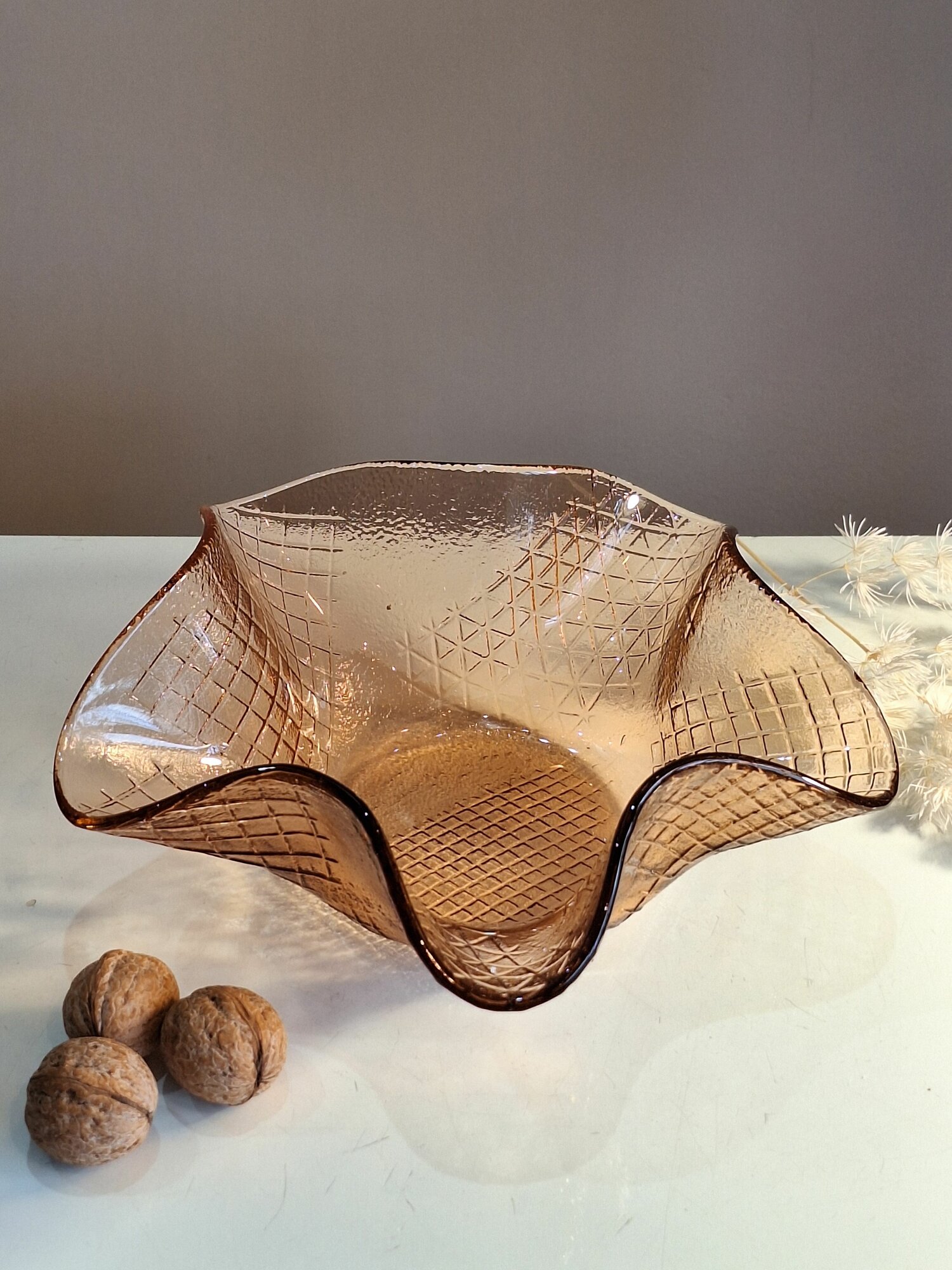 Ваза винтажная Конфетница из карамельного стекла Салфетка 21 см. СССР