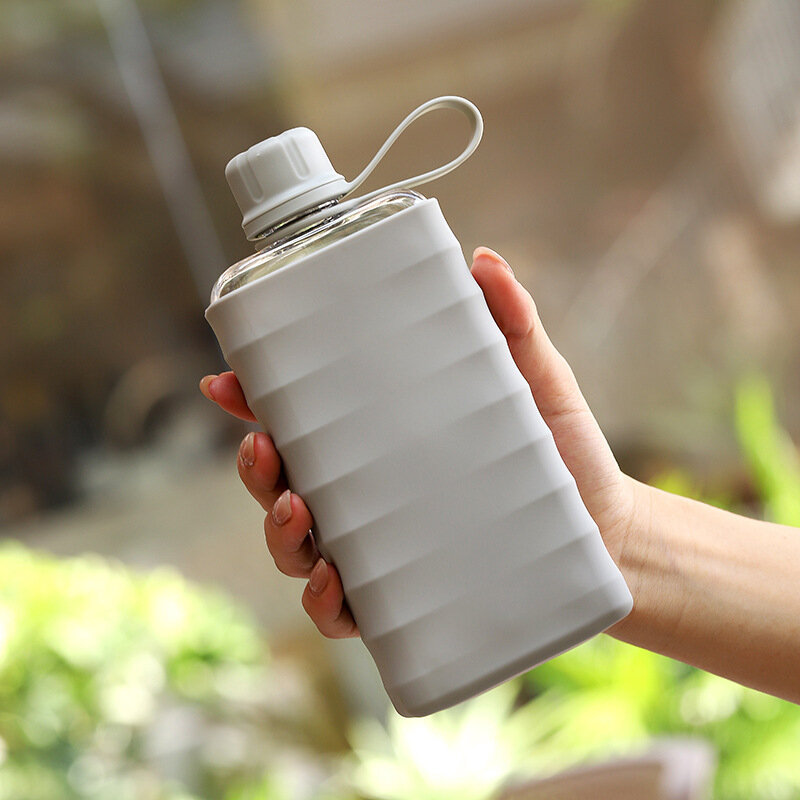 Новая бутылка Tritan Fresh Style с ручкой, плоская бутылка, силиконовая крышка, пластиковый стакан, высококачественная портативная бутылка для воды для студентов