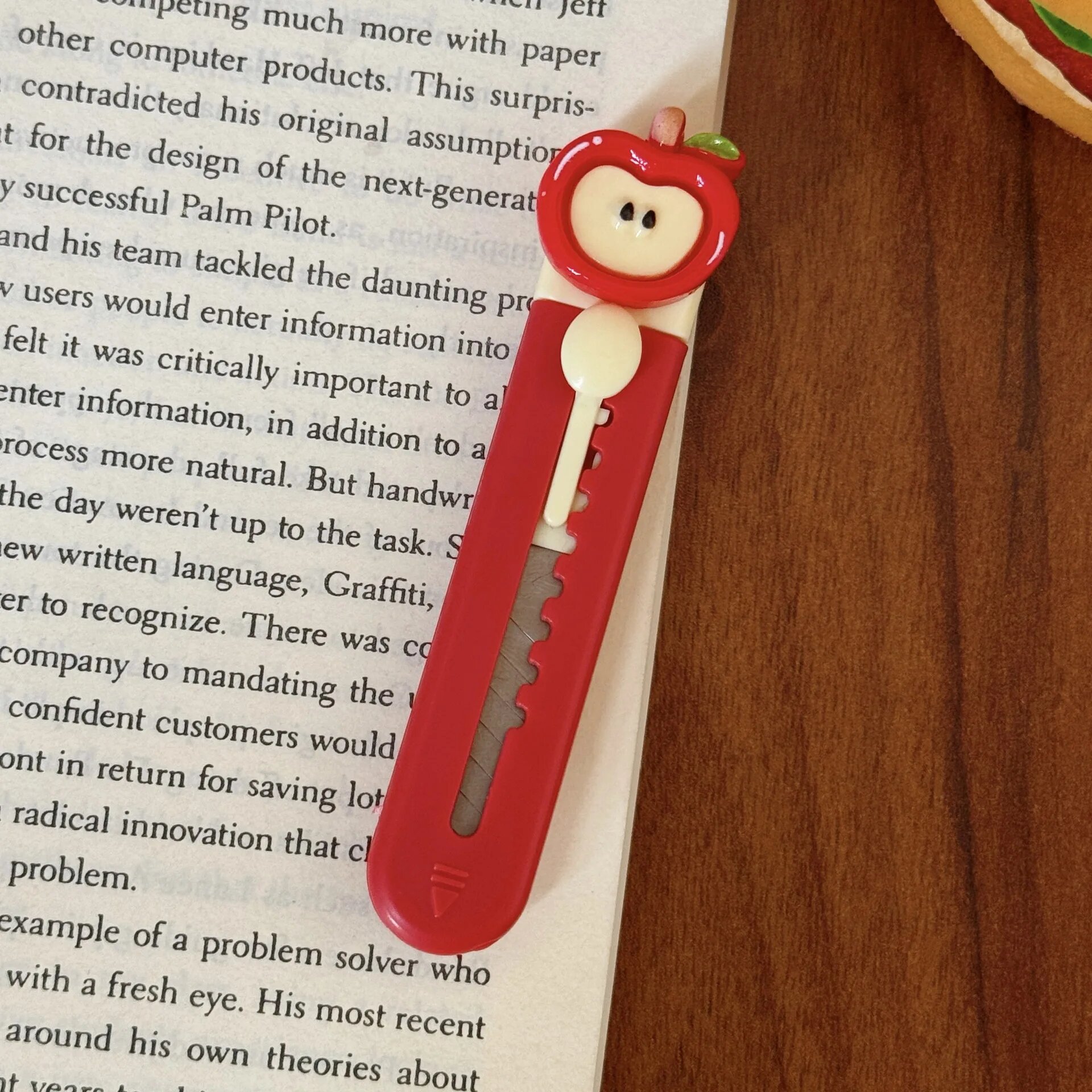 Kawaii Apple Shape Craft Knife Красный, 1