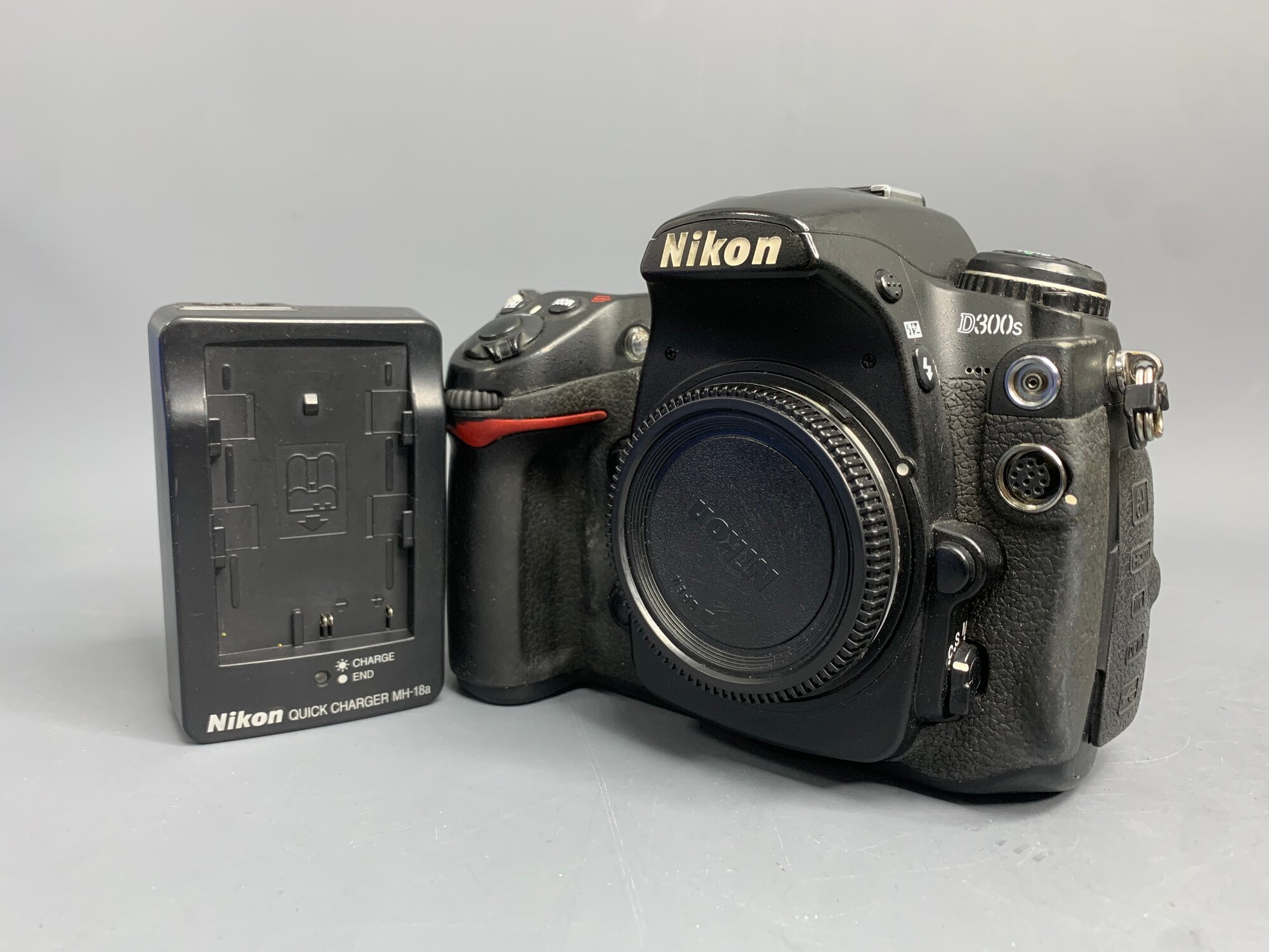 Nikon D300S 185.818 кадров