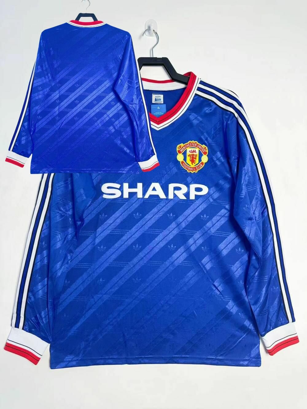 Ретро: Форма футбольная 1986-88 Манчестер Юнайтед 2 - й гостевой синий с длинными рукавами