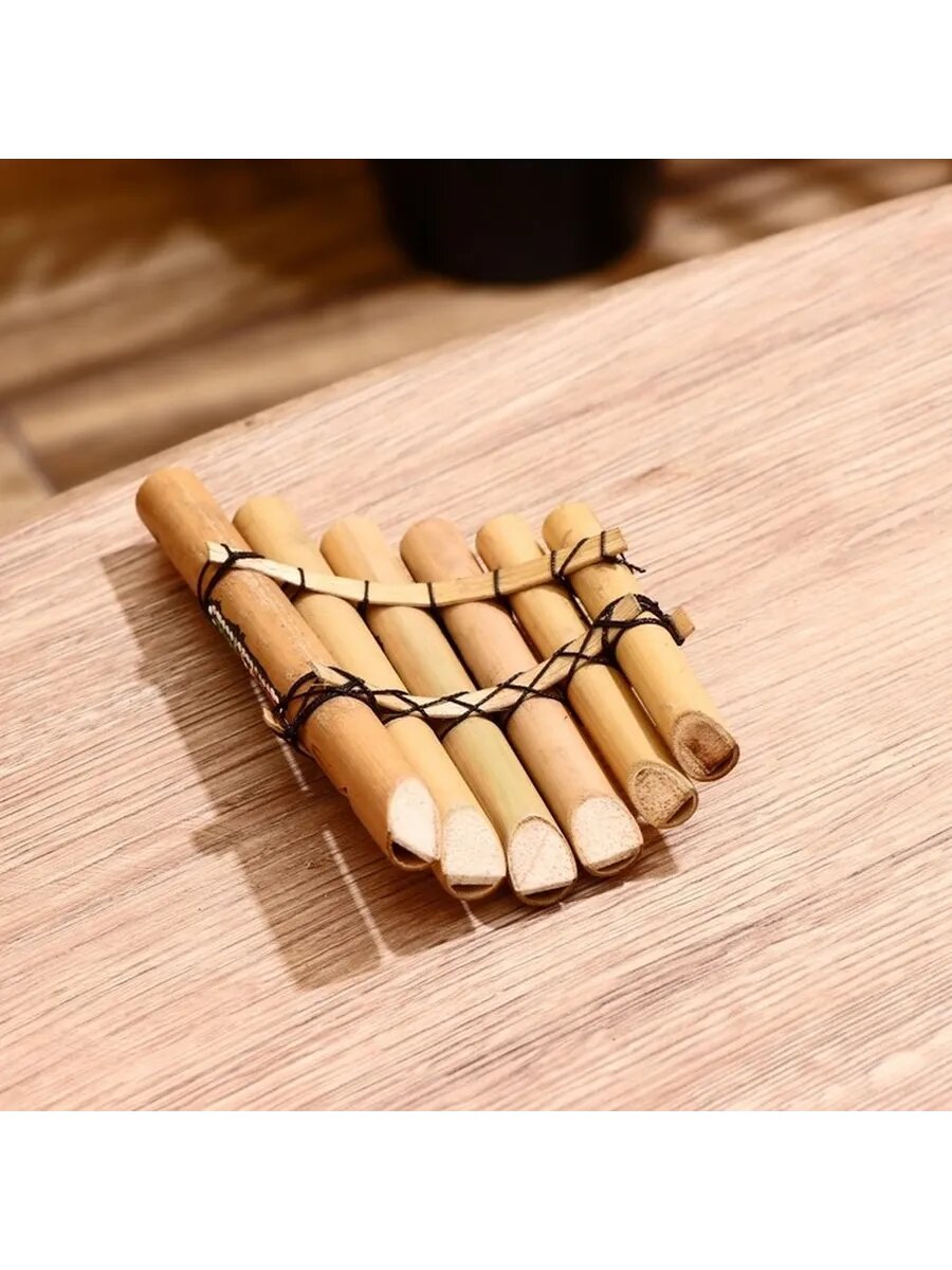 Маленькая музыкальная панфлейта для коллекции