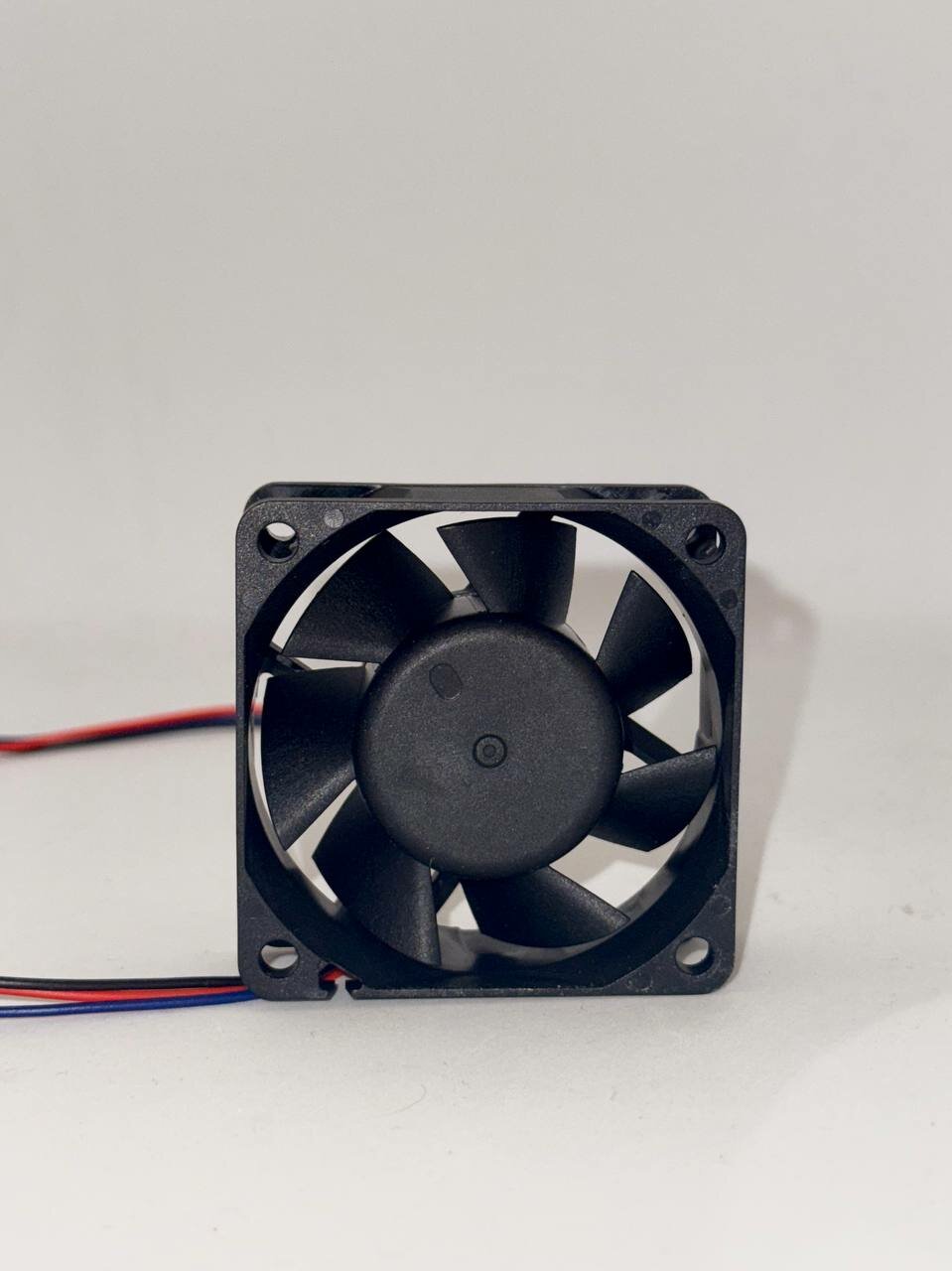 Вентилятор Delta Electronics QFR0624UH — фото 1