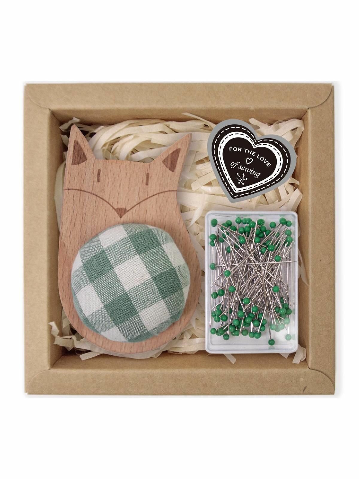 Игольница "Ёжик" с булавками-бабочками