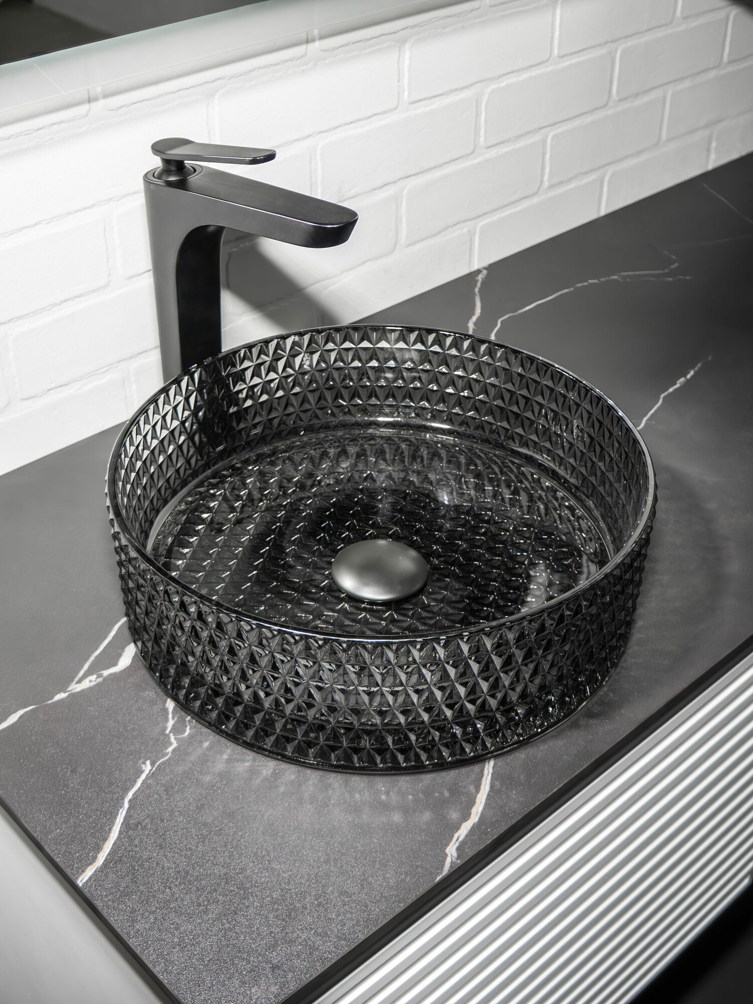 Накладная стеклянная раковина 36 см для ванной Comforty CF21004 серый дым на столешницу