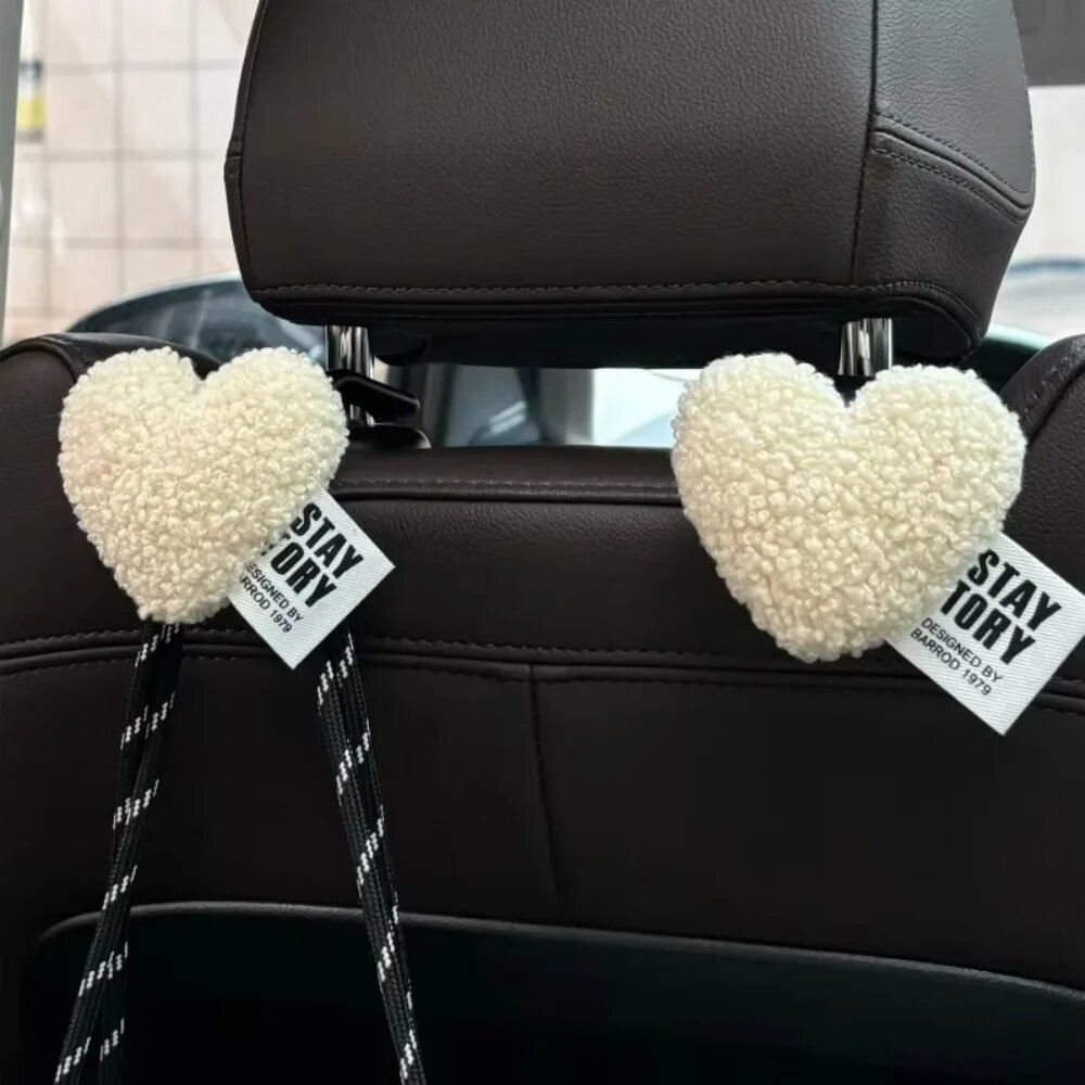 2 шт. крючки для сиденья автомобиля, плюшевые сердечки Beige