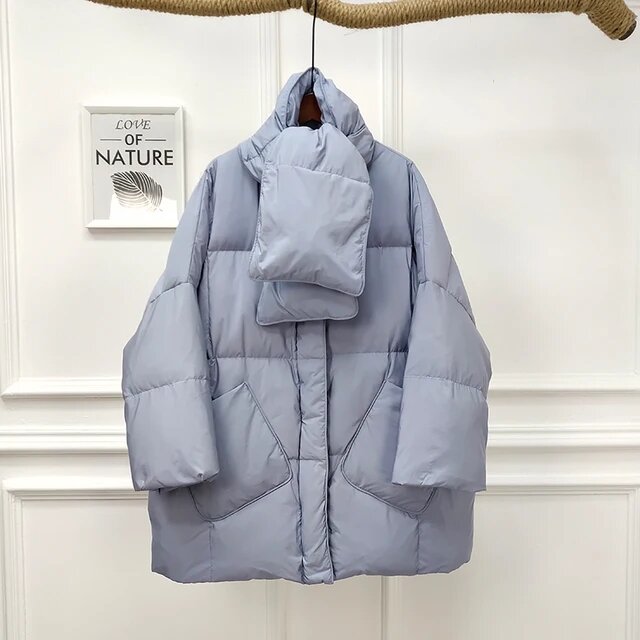 MOOCIE Женское пальто на белом утином пуху 2025 года, зимняя новая мода, женский шарф, свободные куртки большого размера с круглым вырезом, утолщенные парки, теплая верхняя одежда