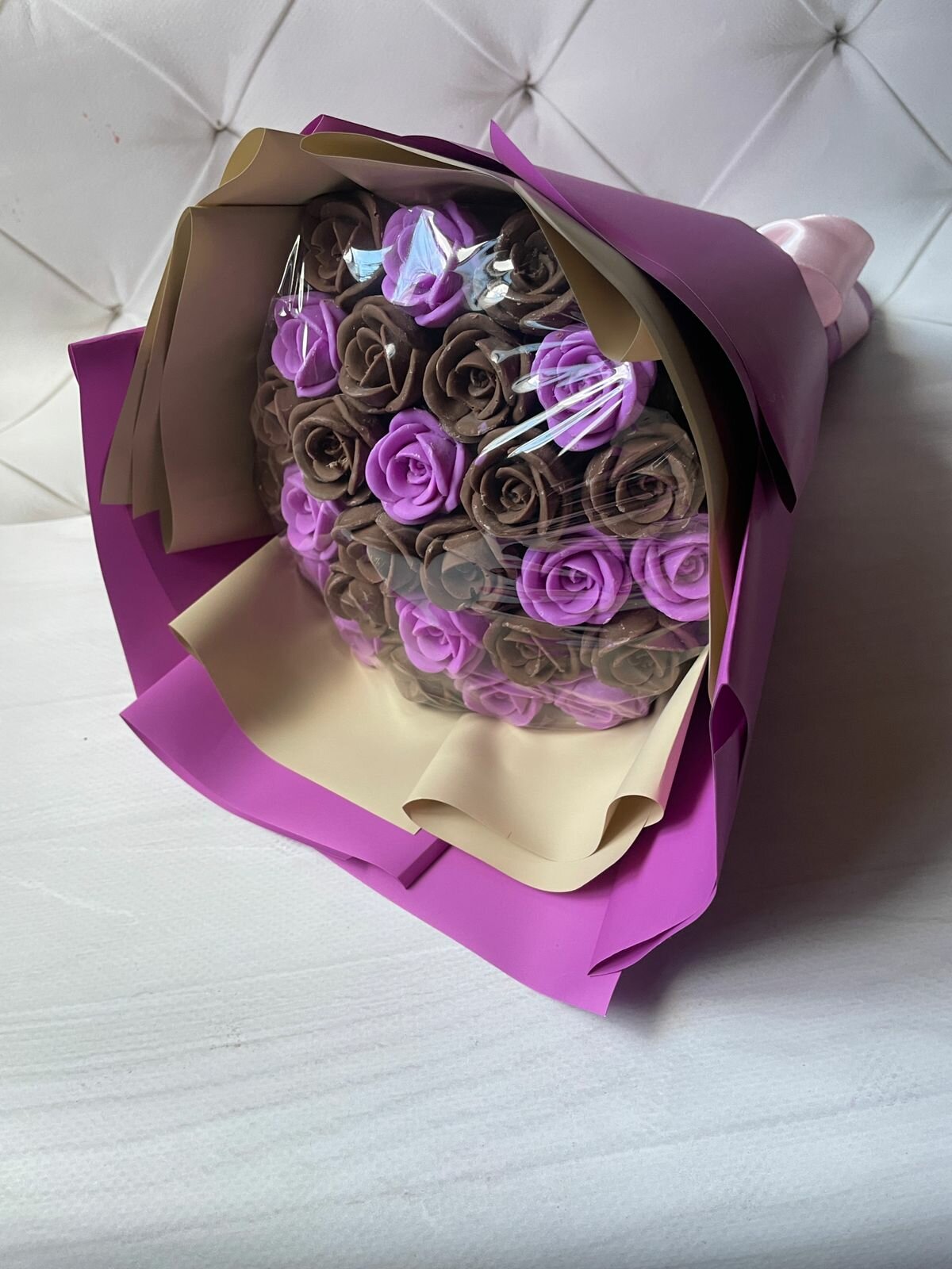 Сладкий букет из конфет ShokoTrendy шоколадные розы 27 шт, фиолетовый флер, 324 гр