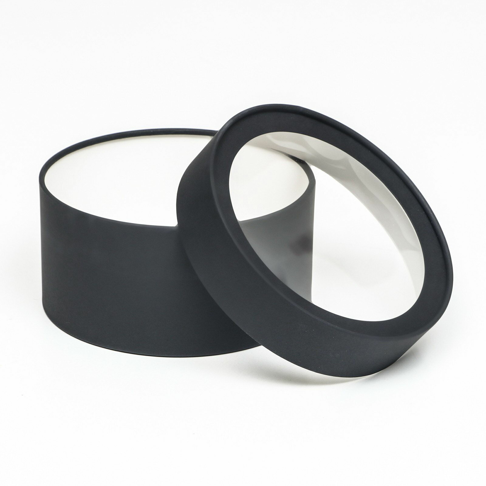 Подарочная коробка круглая, чёрная, завальцованная с окном, 21x11 см