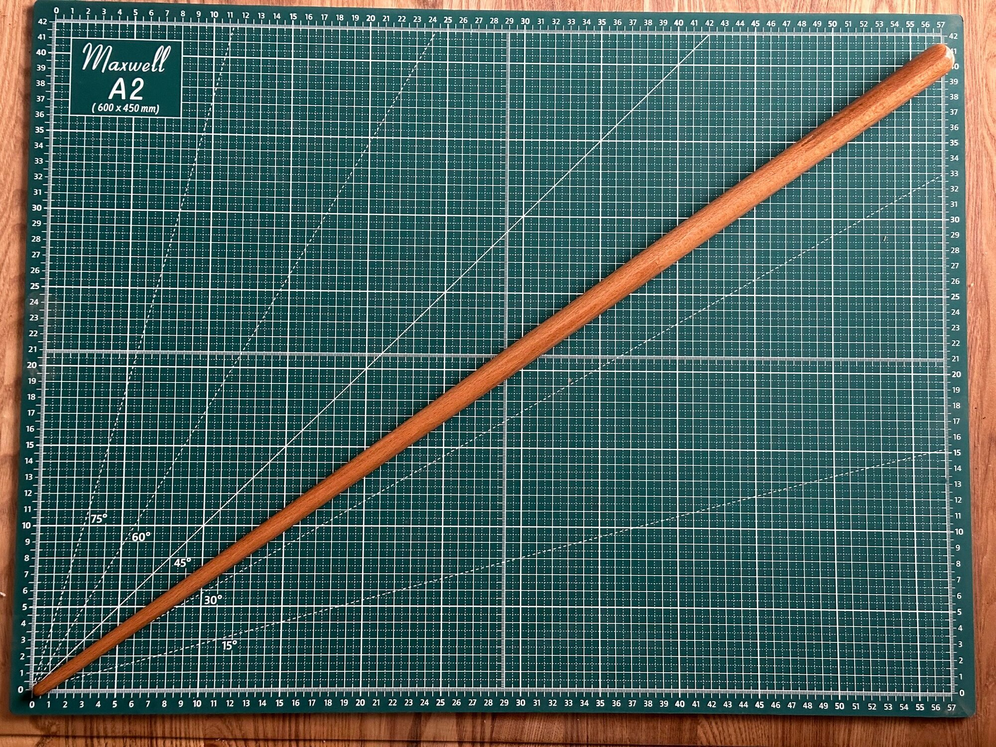 Указка для учителя деревянная из бука, бежевая, лакированная, длина 90 см, ширина 2 см, круглая