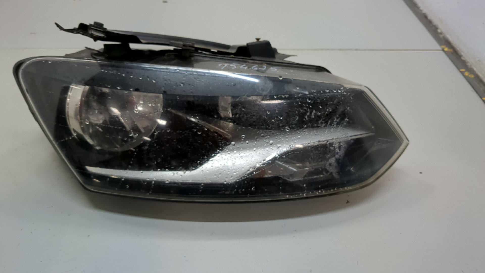 Фара (передняя) правая Volkswagen Polo Б/У