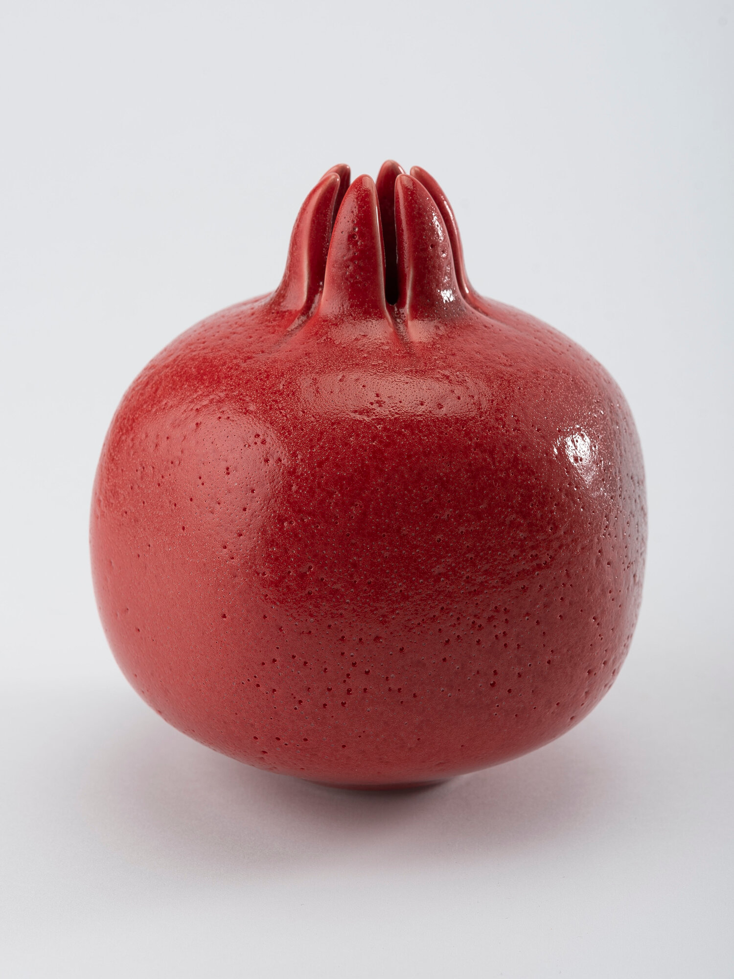 Гранат керамический красный большой, фактурный