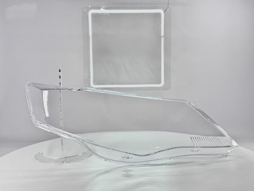Правое стекло на Mitsubishi Outlander II 2005-2009