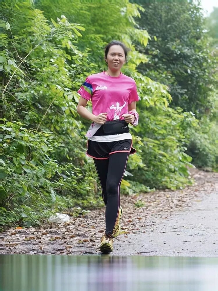 Пояс для бега ULTRA-TRI, черный, универсальный размер, для трейлраннинга, марафона и повседневных занятий спортом — фото 1
