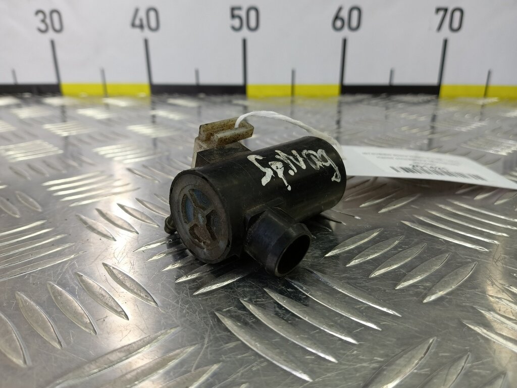 Насос омывателя (Моторчик) Б/У для MITSUBISHI Space Wagon III (1998—2004) MR339063