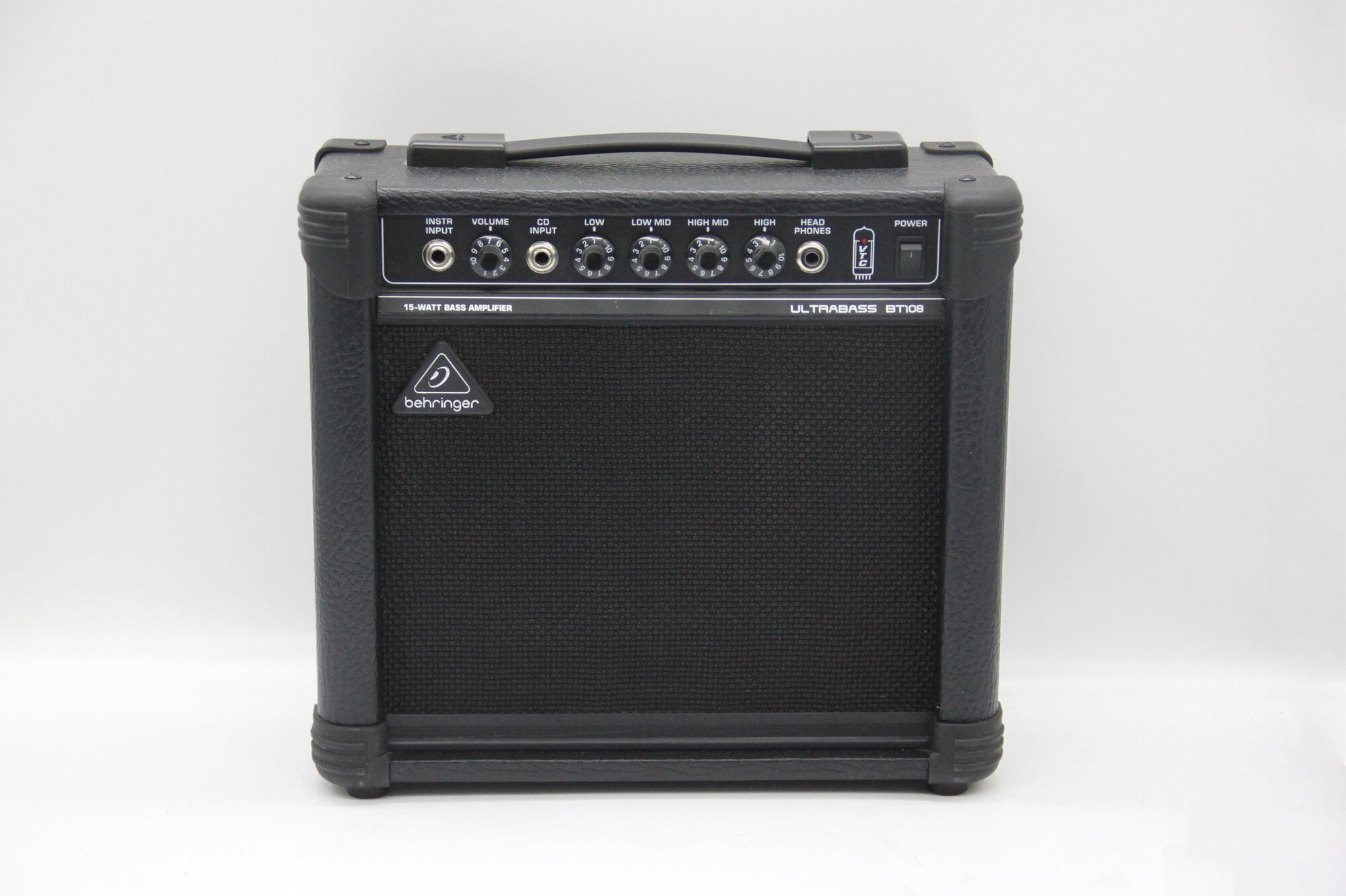 Комбоусилитель Behringer Ultrabass BT108