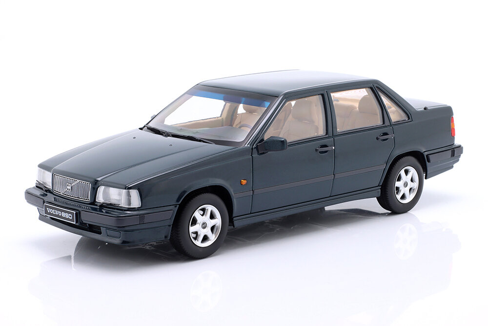 Модель коллекционная TRIPLE 9 Volvo 850 1993 dark green metallic