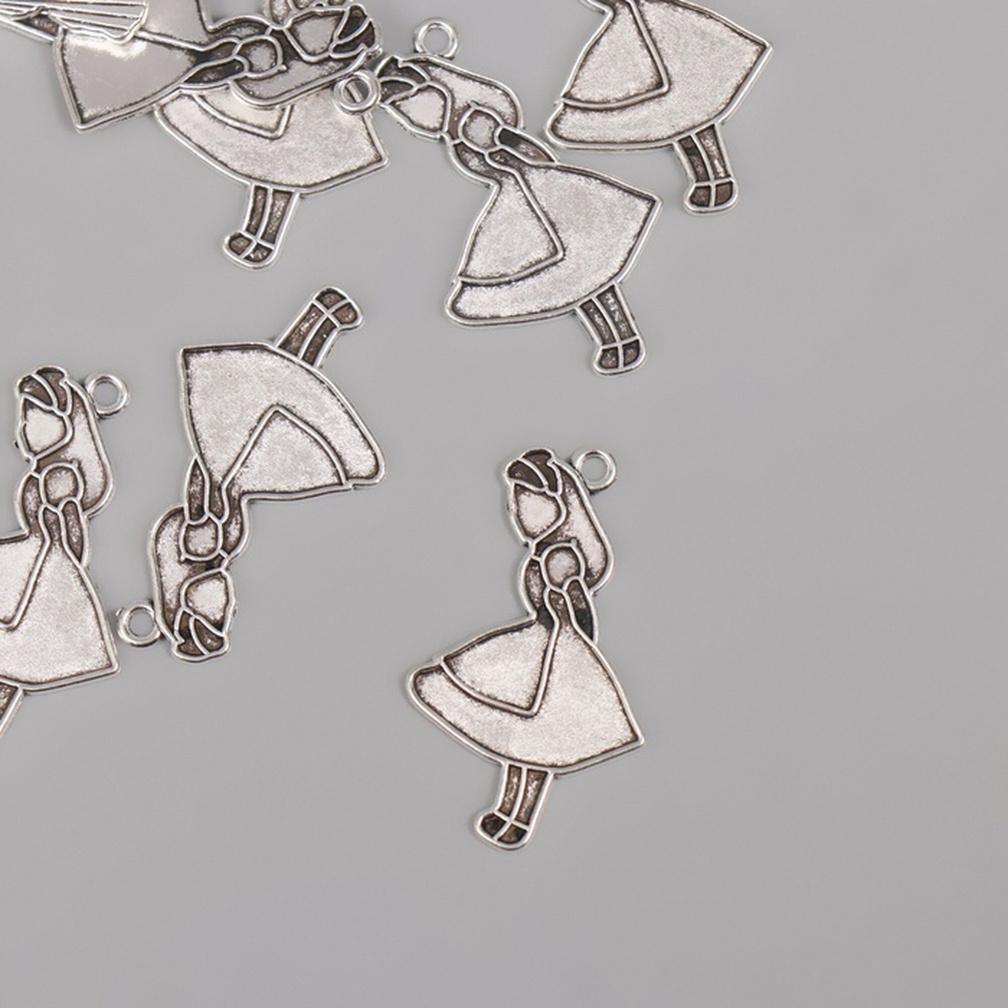 Металлический элемент, декоративная подвеска «Арт Узор. Алиса», серебро, 3.2×2 см