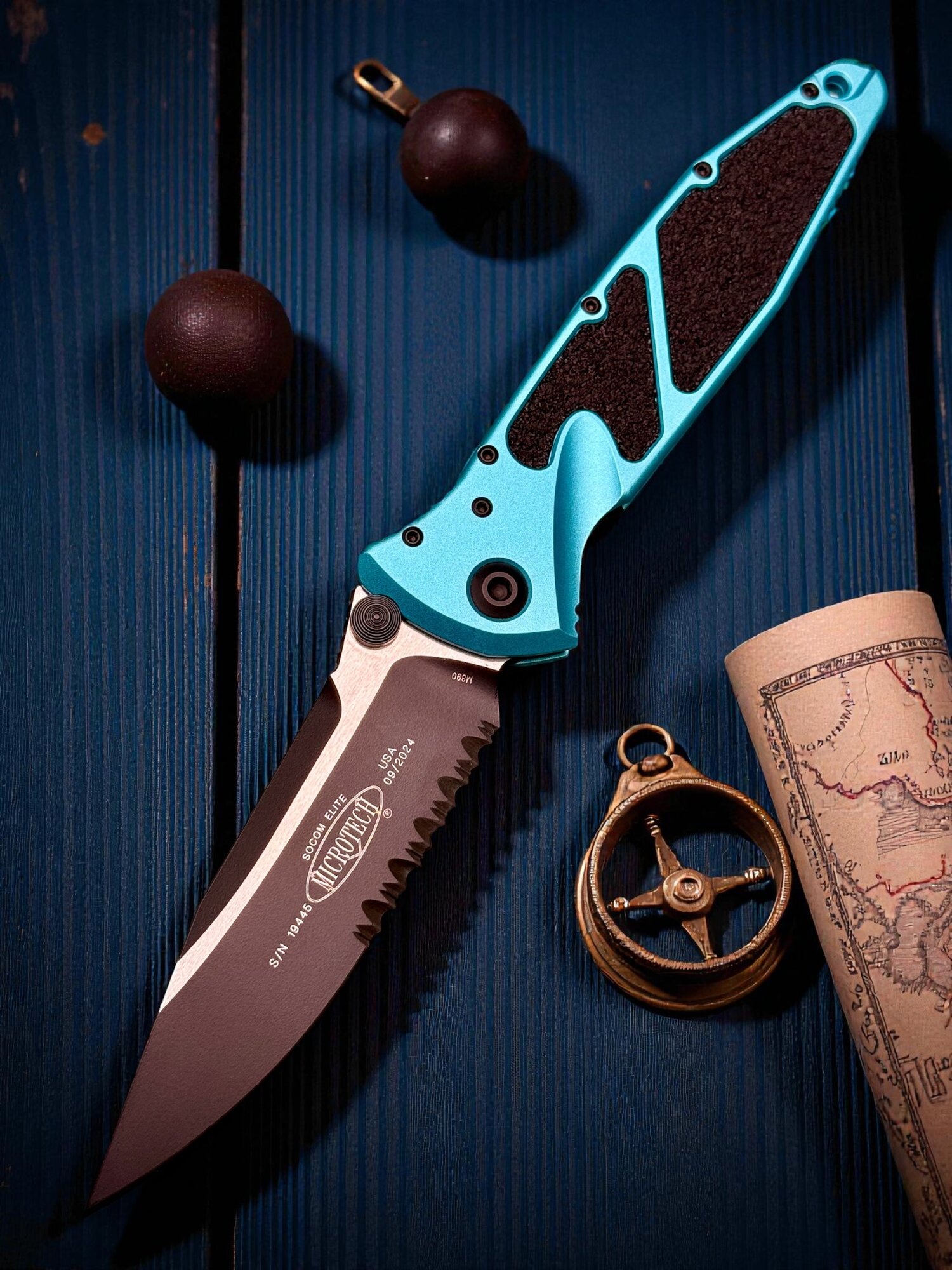 Складной нож Microtech Socom Elite S/E Turquoise Two-Tone Part. Serrated 160-2TQ