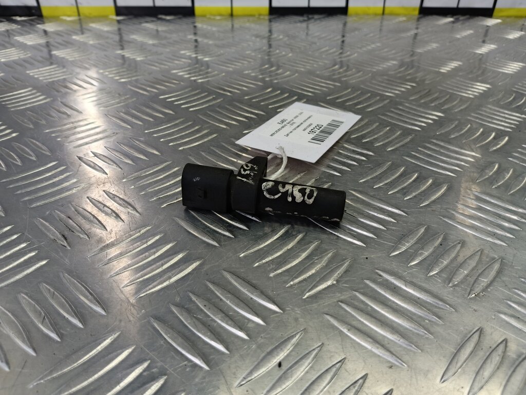 Датчик положения коленвала Б/У для MERCEDES-BENZ Sprinter W906 (2006—2019) A0031532828